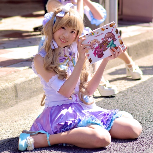 Subscription Box Service Delivers Candy from Japan | Side Hustle School